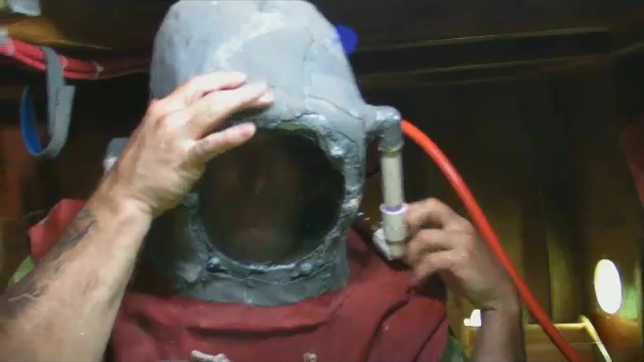 250501 Argonaut Jr and Simon Lake's Dive Helmet